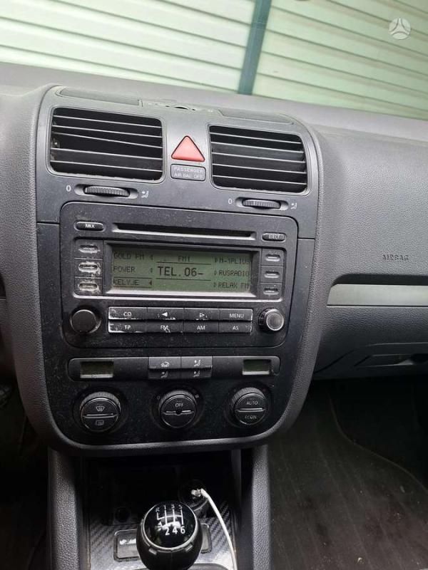Pelēks Volkswagen Golf 2004 Kauņa, ar dzinēja tilpumu 2.00 L un nobraukumu 376 tūkst. km par 1150 €, foto 6 vietnē AUTOMOTO.COM.LV