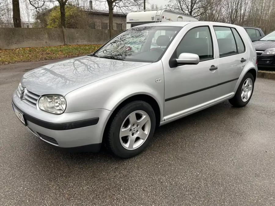 Pelēks Volkswagen Golf 2004 Limbaži, ar dzinēja tilpumu 1.60 L un nobraukumu 227 tūkst. km par 2550 €, foto 1 vietnē AUTOMOTO.COM.LV