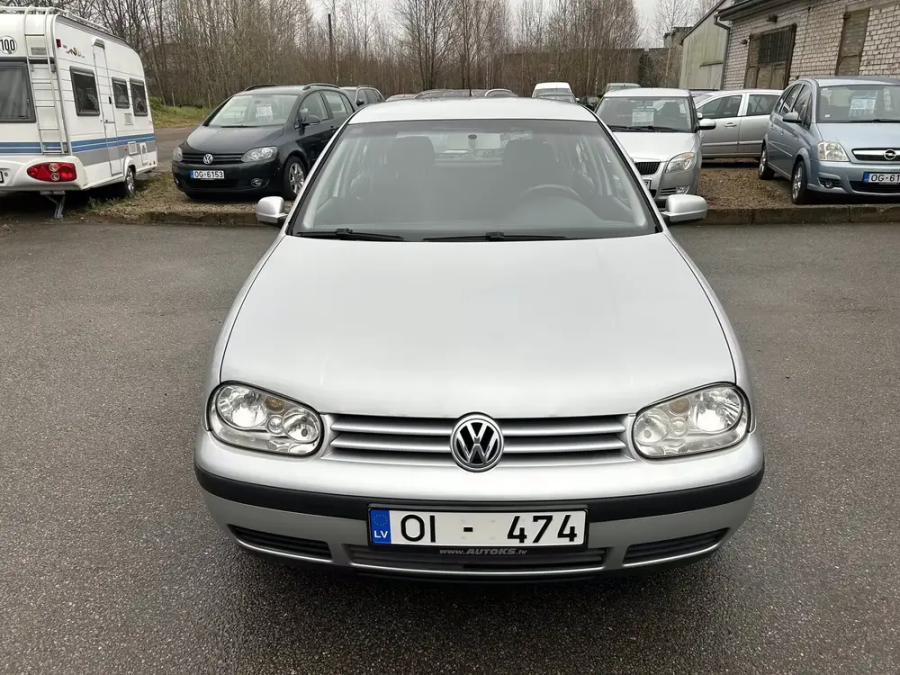 Pelēks Volkswagen Golf 2004 Limbaži, ar dzinēja tilpumu 1.60 L un nobraukumu 227 tūkst. km par 2550 €, foto 3 vietnē AUTOMOTO.COM.LV