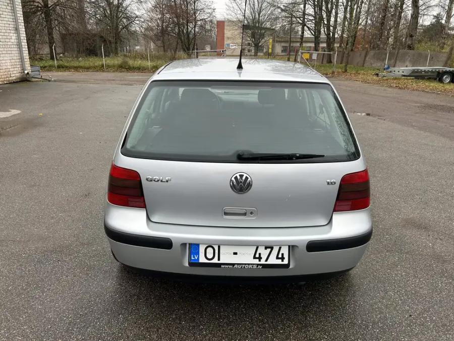 Pelēks Volkswagen Golf 2004 Limbaži, ar dzinēja tilpumu 1.60 L un nobraukumu 227 tūkst. km par 2550 €, foto 6 vietnē AUTOMOTO.COM.LV