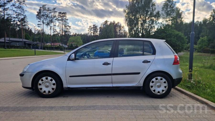 Pelēks Volkswagen Golf 2004 Rīga, ar dzinēja tilpumu 1.90 L un nobraukumu 375 tūkst. km par 1680 €, foto 4 vietnē AUTOMOTO.COM.LV