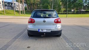 Pelēks Volkswagen Golf 2004 Rīga, ar dzinēja tilpumu 1.90 L un nobraukumu 375 tūkst. km par 1680 €, foto 5 vietnē AUTOMOTO.COM.LV