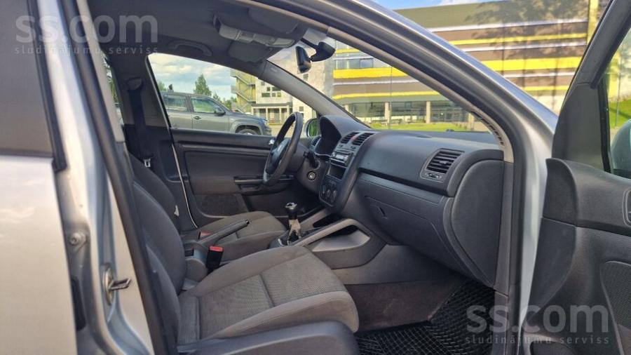 Pelēks Volkswagen Golf 2004 Rīga, ar dzinēja tilpumu 1.90 L un nobraukumu 375 tūkst. km par 1680 €, foto 9 vietnē AUTOMOTO.COM.LV