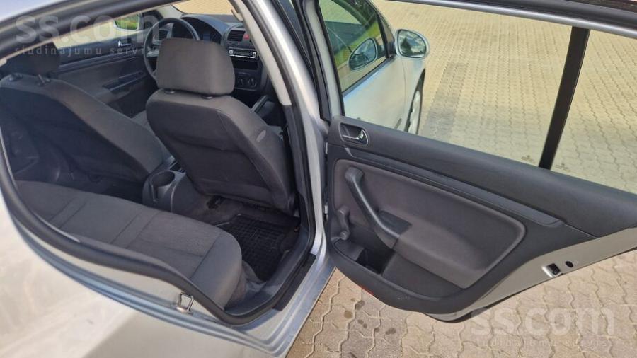 Pelēks Volkswagen Golf 2004 Rīga, ar dzinēja tilpumu 1.90 L un nobraukumu 375 tūkst. km par 1680 €, foto 12 vietnē AUTOMOTO.COM.LV