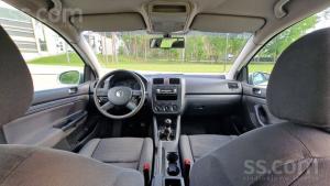 Pelēks Volkswagen Golf 2004 Rīga, ar dzinēja tilpumu 1.90 L un nobraukumu 375 tūkst. km par 1680 €, foto 14 vietnē AUTOMOTO.COM.LV
