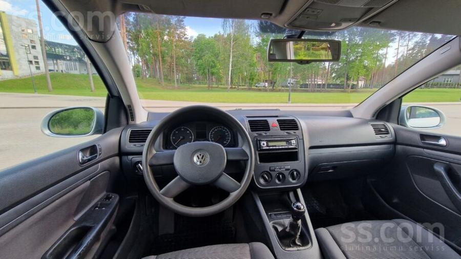 Pelēks Volkswagen Golf 2004 Rīga, ar dzinēja tilpumu 1.90 L un nobraukumu 375 tūkst. km par 1680 €, foto 15 vietnē AUTOMOTO.COM.LV