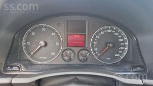 Pelēks Volkswagen Golf 2004 Rīga, ar dzinēja tilpumu 1.90 L un nobraukumu 375 tūkst. km par 1680 €, foto 17 vietnē AUTOMOTO.COM.LV