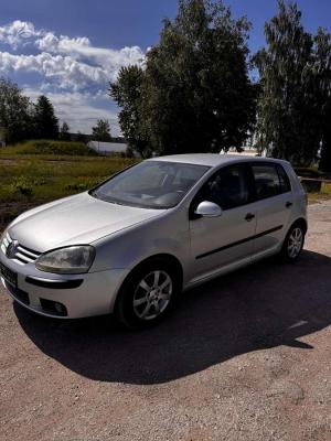 Pelēks Volkswagen Golf 2004 Vilkaviškis, ar dzinēja tilpumu 1.60 L un nobraukumu 174 tūkst. km par 1550 €, foto  vietnē AUTOMOTO.COM.LV