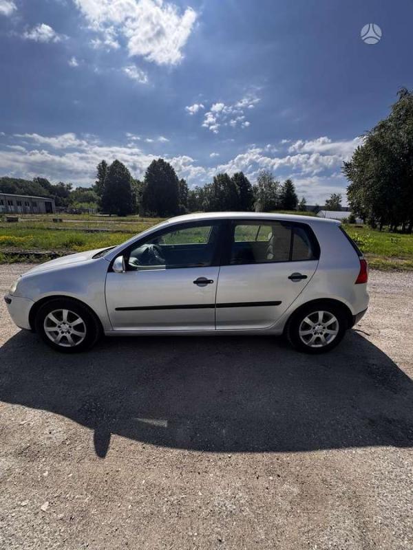 Pelēks Volkswagen Golf 2004 Vilkaviškis, ar dzinēja tilpumu 1.60 L un nobraukumu 174 tūkst. km par 1550 €, foto 7 vietnē AUTOMOTO.COM.LV