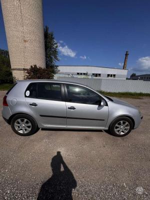 Pelēks Volkswagen Golf 2004 Vilkaviškis, ar dzinēja tilpumu 1.60 L un nobraukumu 174 tūkst. km par 1550 €, foto 9 vietnē AUTOMOTO.COM.LV
