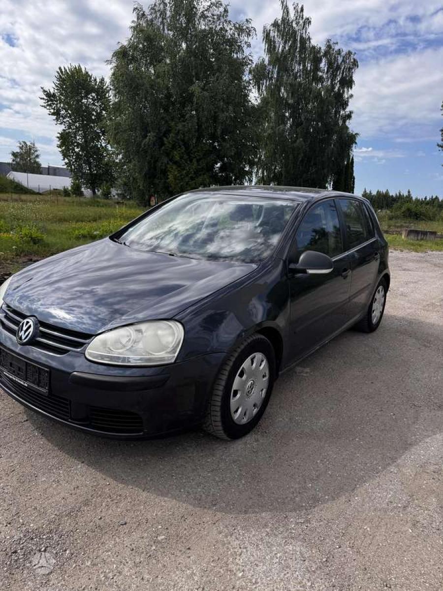 Pelēks Volkswagen Golf 2004 Vilkaviškis, ar dzinēja tilpumu 1.60 L un nobraukumu 174 tūkst. km par 1550 €, foto 19 vietnē AUTOMOTO.COM.LV