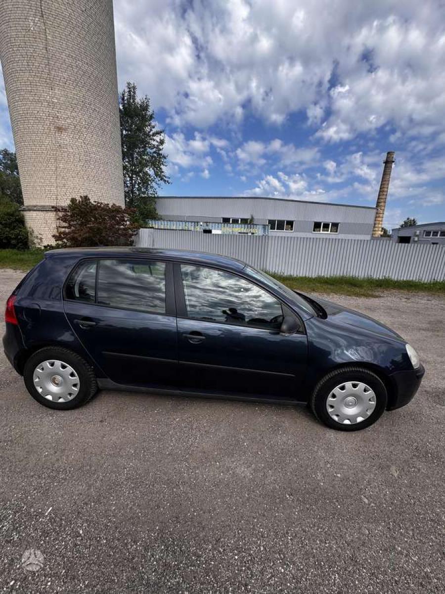 Pelēks Volkswagen Golf 2004 Vilkaviškis, ar dzinēja tilpumu 1.60 L un nobraukumu 174 tūkst. km par 1550 €, foto 22 vietnē AUTOMOTO.COM.LV