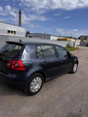 Pelēks Volkswagen Golf 2004 Vilkaviškis, ar dzinēja tilpumu 1.60 L un nobraukumu 174 tūkst. km par 1550 €, foto 23 vietnē AUTOMOTO.COM.LV