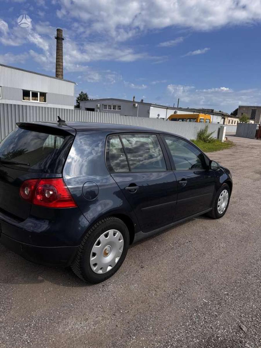 Pelēks Volkswagen Golf 2004 Vilkaviškis, ar dzinēja tilpumu 1.60 L un nobraukumu 174 tūkst. km par 1550 €, foto 23 vietnē AUTOMOTO.COM.LV