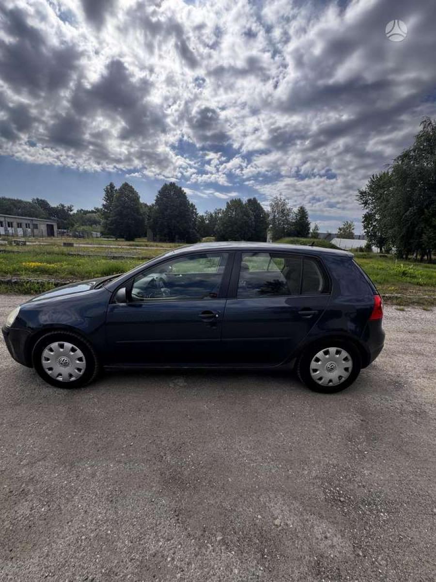 Pelēks Volkswagen Golf 2004 Vilkaviškis, ar dzinēja tilpumu 1.60 L un nobraukumu 174 tūkst. km par 1550 €, foto 26 vietnē AUTOMOTO.COM.LV