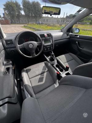 Pelēks Volkswagen Golf 2004 Vilkaviškis, ar dzinēja tilpumu 1.60 L un nobraukumu 174 tūkst. km par 1550 €, foto 27 vietnē AUTOMOTO.COM.LV