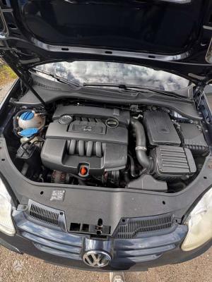 Pelēks Volkswagen Golf 2004 Vilkaviškis, ar dzinēja tilpumu 1.60 L un nobraukumu 174 tūkst. km par 1550 €, foto 29 vietnē AUTOMOTO.COM.LV