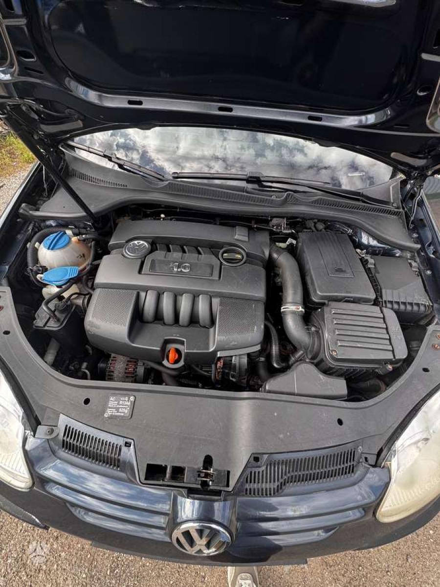 Pelēks Volkswagen Golf 2004 Vilkaviškis, ar dzinēja tilpumu 1.60 L un nobraukumu 174 tūkst. km par 1550 €, foto 29 vietnē AUTOMOTO.COM.LV