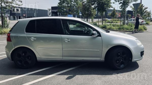 Pelēks Volkswagen Golf 2004 Rīga, ar dzinēja tilpumu 1.40 L un nobraukumu 380 tūkst. km par 1700 €, foto 3 vietnē AUTOMOTO.COM.LV