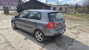 Pelēks Volkswagen Golf 2004 Jelgava, ar dzinēja tilpumu 1.60 L un nobraukumu 313 tūkst. km par 1400 €, foto 4 vietnē AUTOMOTO.COM.LV