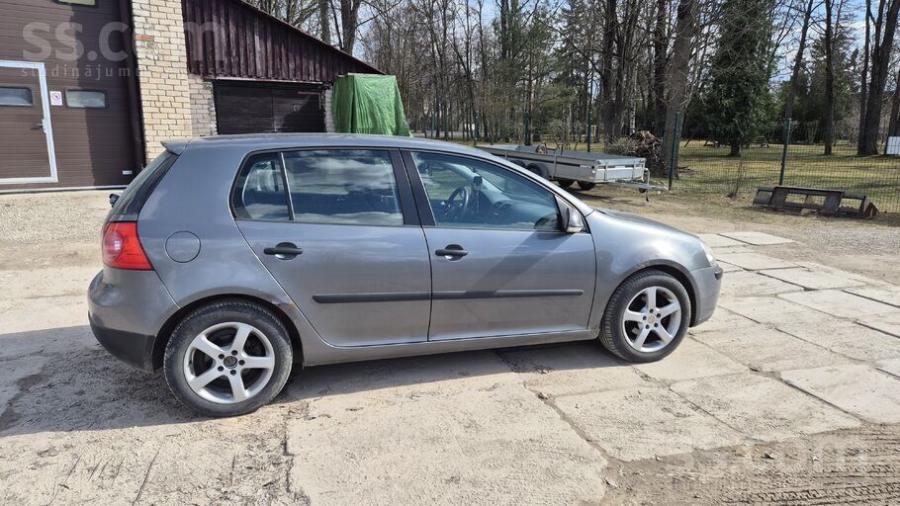 Pelēks Volkswagen Golf 2004 Jelgava, ar dzinēja tilpumu 1.60 L un nobraukumu 313 tūkst. km par 1400 €, foto 6 vietnē AUTOMOTO.COM.LV