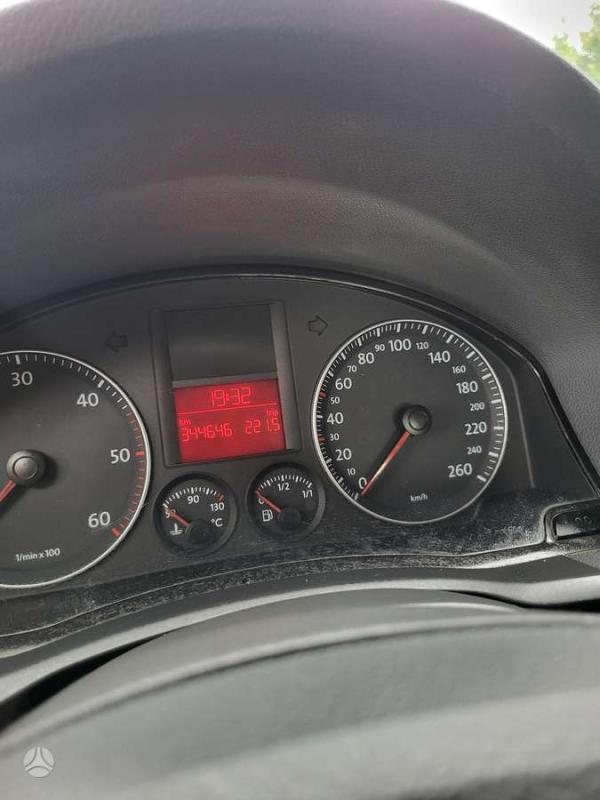 Grey Volkswagen Golf 2004 in Marijampole, with an engine capacity of 1.90 L and mileage of 334 thousand km for 1150 €, photo 5 on AUTOMOTO.COM.LV