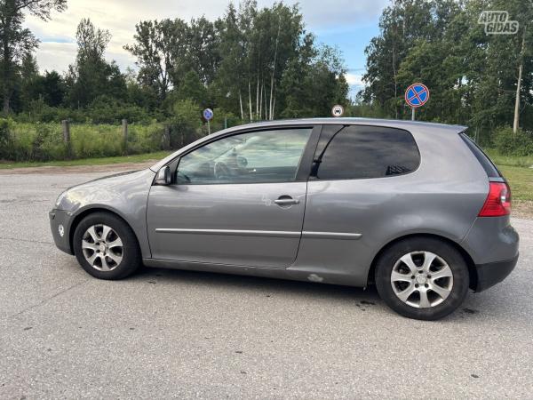 Grey Volkswagen Golf 2004 in Kaunas, with an engine capacity of 1.90 L and mileage of 380 thousand km for 1800 €, photo 5 on AUTOMOTO.COM.LV