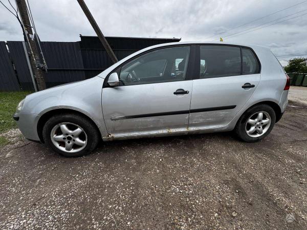 Grey Volkswagen Golf 2004 in Kaunas, with an engine capacity of 1.90 L and mileage of 362 thousand km for 750 €, photo 4 on AUTOMOTO.COM.LV