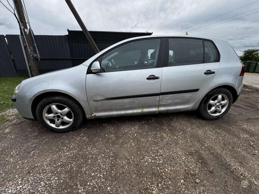 Grey Volkswagen Golf 2004 in Kaunas, with an engine capacity of 1.90 L and mileage of 362 thousand km for 750 €, photo 5 on AUTOMOTO.COM.LV