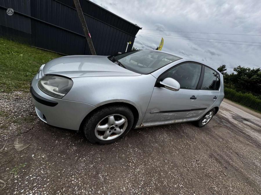 Grey Volkswagen Golf 2004 in Kaunas, with an engine capacity of 1.90 L and mileage of 362 thousand km for 750 €, photo 6 on AUTOMOTO.COM.LV