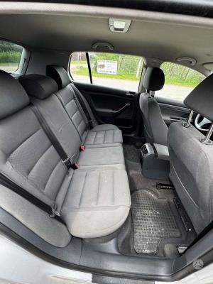 Grey Volkswagen Golf 2004 in Kaunas, with an engine capacity of 1.90 L and mileage of 362 thousand km for 750 €, photo 14 on AUTOMOTO.COM.LV