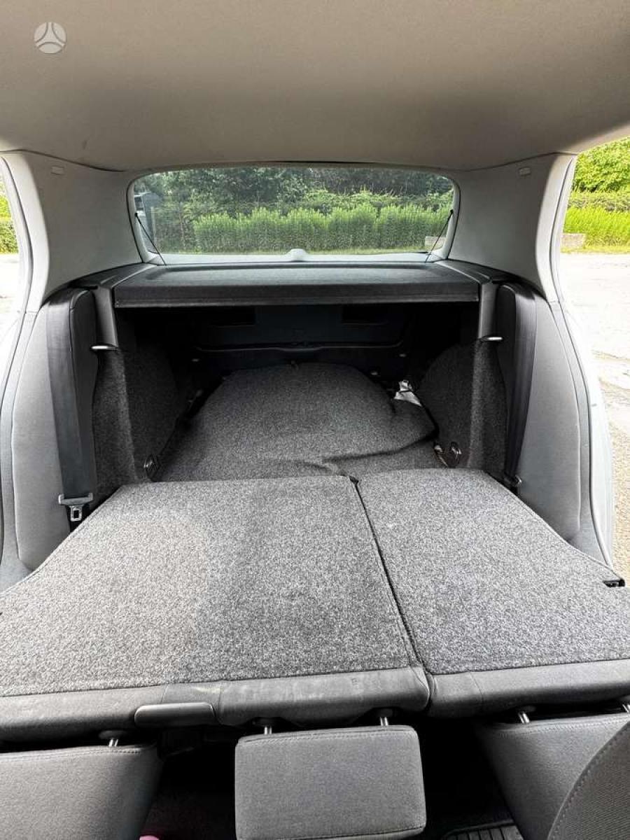 Grey Volkswagen Golf 2004 in Kaunas, with an engine capacity of 1.90 L and mileage of 362 thousand km for 750 €, photo 15 on AUTOMOTO.COM.LV