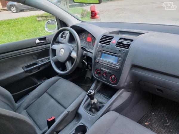 Pelēks Volkswagen Golf 2004 Kauņa, ar dzinēja tilpumu 1.90 L un nobraukumu 258 tūkst. km par 950 €, foto 6 vietnē AUTOMOTO.COM.LV