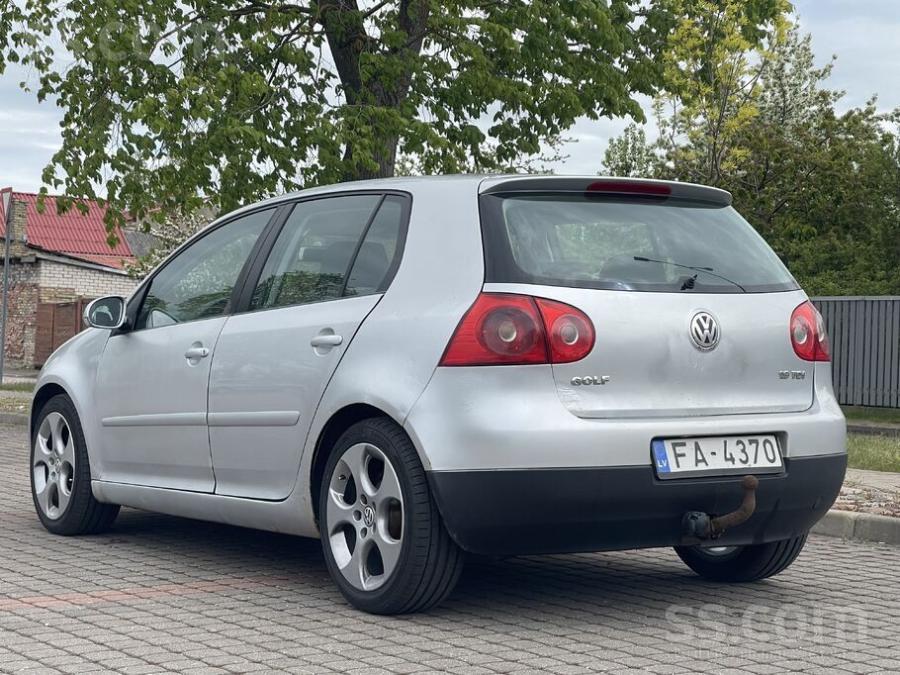 Pelēks Volkswagen Golf 2004 Rīga, ar dzinēja tilpumu 1.90 L un nobraukumu 500 tūkst. km par 1700 €, foto 7 vietnē AUTOMOTO.COM.LV