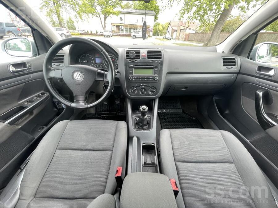 Pelēks Volkswagen Golf 2004 Rīga, ar dzinēja tilpumu 1.90 L un nobraukumu 500 tūkst. km par 1700 €, foto 9 vietnē AUTOMOTO.COM.LV
