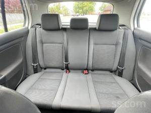 Pelēks Volkswagen Golf 2004 Rīga, ar dzinēja tilpumu 1.90 L un nobraukumu 500 tūkst. km par 1700 €, foto 10 vietnē AUTOMOTO.COM.LV