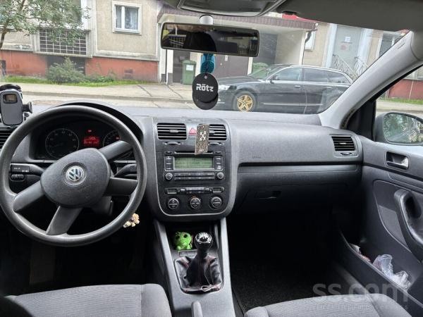 Pelēks Volkswagen Golf 2004 Rīga, ar dzinēja tilpumu 1.40 L un nobraukumu 231 tūkst. km par 1800 €, foto 9 vietnē AUTOMOTO.COM.LV