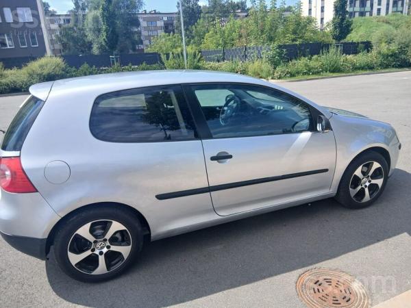 Pelēks Volkswagen Golf 2004 Rīga, ar dzinēja tilpumu 1.40 L un nobraukumu 228 tūkst. km par 2150 €, foto 4 vietnē AUTOMOTO.COM.LV