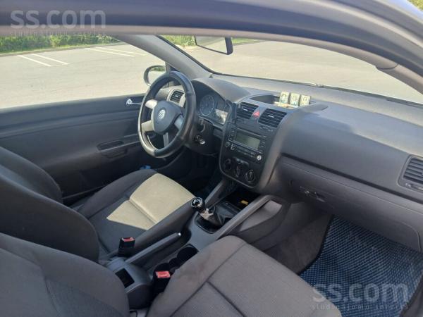 Pelēks Volkswagen Golf 2004 Rīga, ar dzinēja tilpumu 1.40 L un nobraukumu 228 tūkst. km par 2150 €, foto 7 vietnē AUTOMOTO.COM.LV