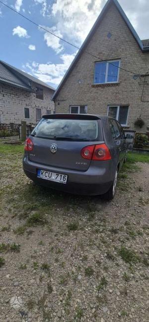 Pelēks Volkswagen Golf 2004 Panevēža, ar dzinēja tilpumu 1.98 L un nobraukumu 270 tūkst. km par 1200 €, foto 3 vietnē AUTOMOTO.COM.LV