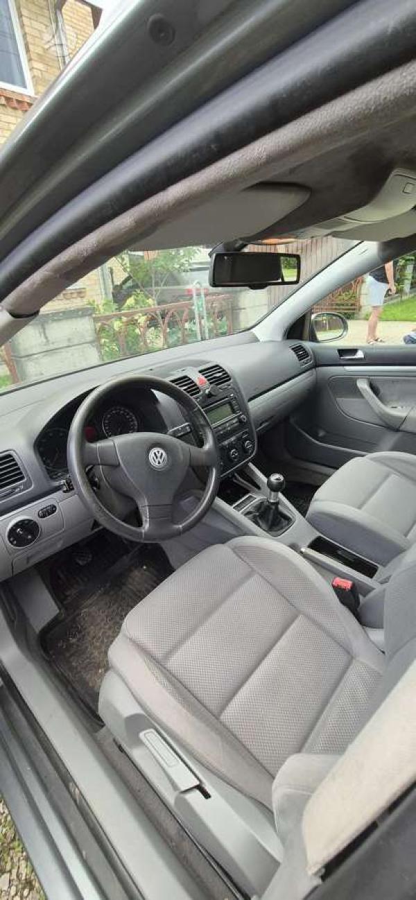 Grey Volkswagen Golf 2004 in Panevezys, with an engine capacity of 1.98 L and mileage of 270 thousand km for 1200 €, photo 6 on AUTOMOTO.COM.LV