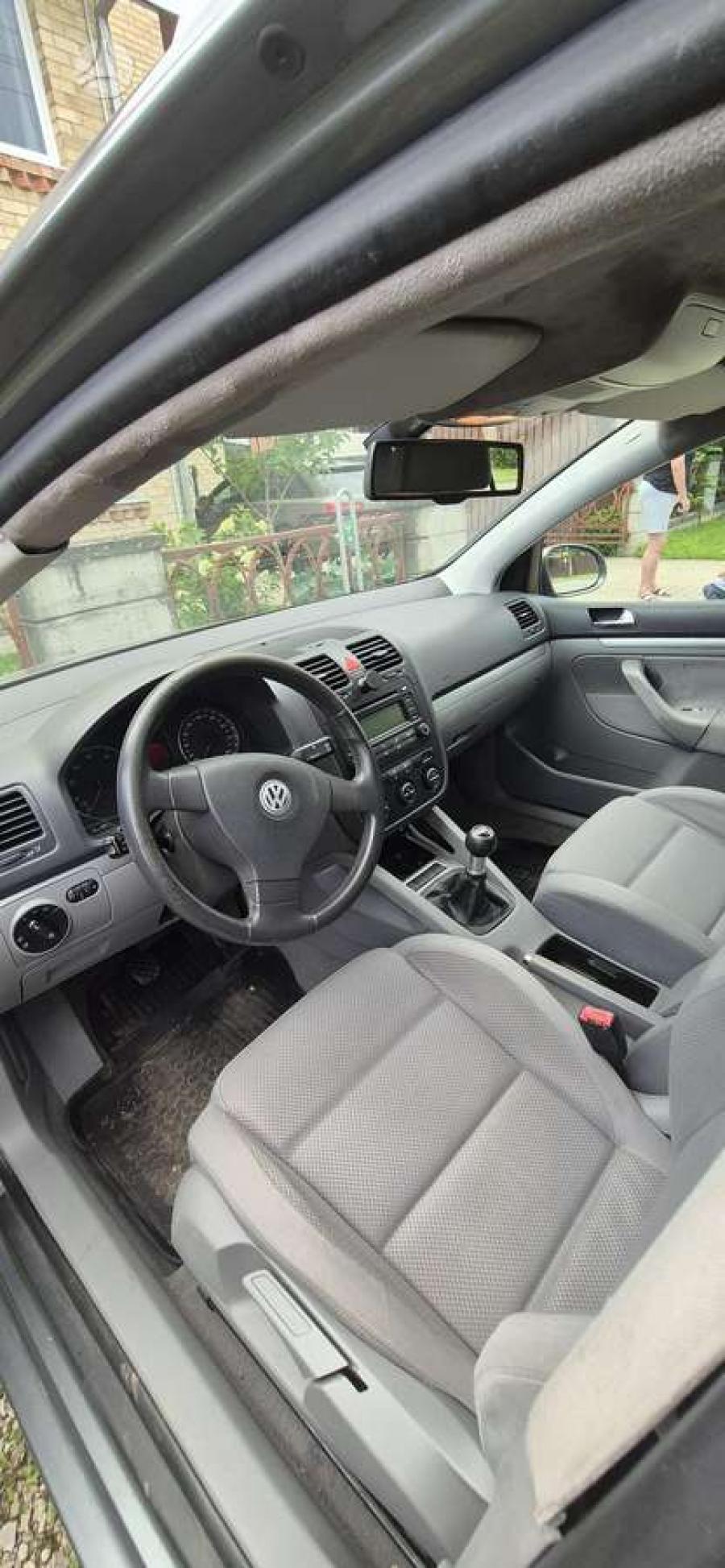 Pelēks Volkswagen Golf 2004 Panevēža, ar dzinēja tilpumu 1.98 L un nobraukumu 270 tūkst. km par 1200 €, foto 7 vietnē AUTOMOTO.COM.LV