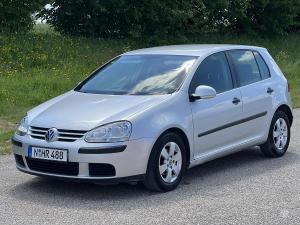 Pelēks Volkswagen Golf 2004 Marijampole, ar dzinēja tilpumu 1.40 L un nobraukumu 157 tūkst. km par 1400 €, foto 3 vietnē AUTOMOTO.COM.LV