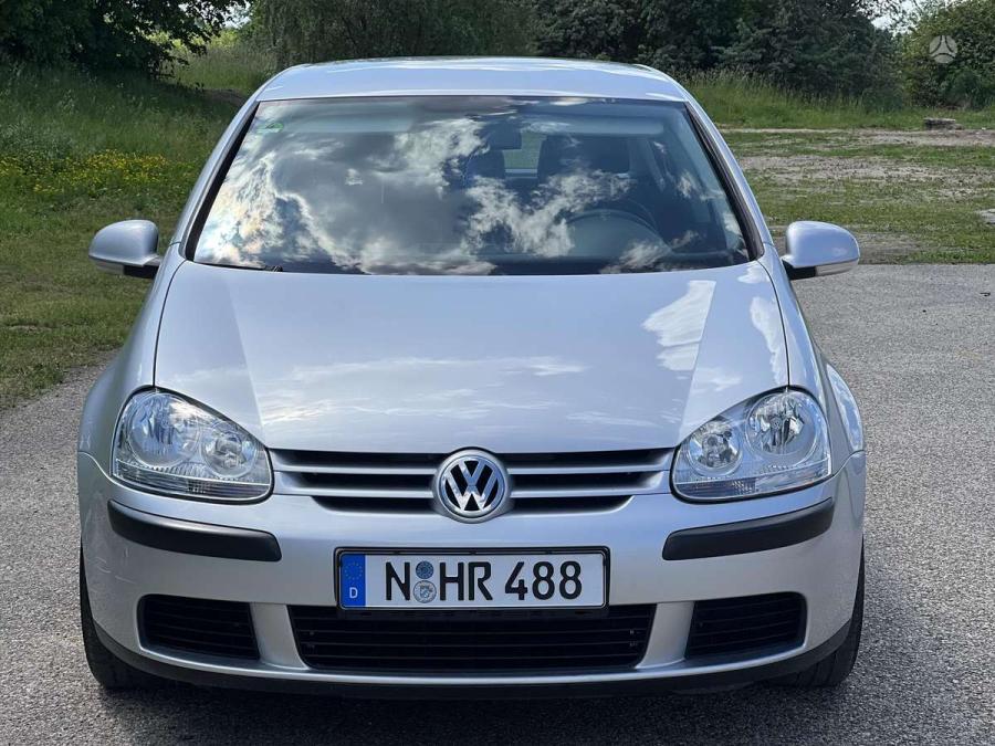 Pelēks Volkswagen Golf 2004 Marijampole, ar dzinēja tilpumu 1.40 L un nobraukumu 157 tūkst. km par 1400 €, foto 4 vietnē AUTOMOTO.COM.LV