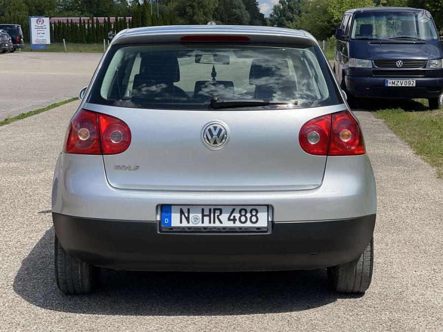 Pelēks Volkswagen Golf 2004 Marijampole, ar dzinēja tilpumu 1.40 L un nobraukumu 157 tūkst. km par 1400 €, foto 6 vietnē AUTOMOTO.COM.LV