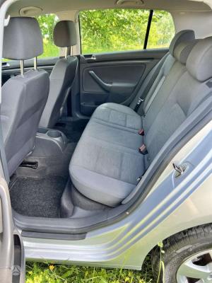 Pelēks Volkswagen Golf 2004 Marijampole, ar dzinēja tilpumu 1.40 L un nobraukumu 157 tūkst. km par 1400 €, foto 11 vietnē AUTOMOTO.COM.LV