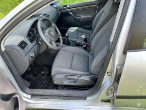 Pelēks Volkswagen Golf 2004 Marijampole, ar dzinēja tilpumu 1.40 L un nobraukumu 157 tūkst. km par 1400 €, foto 12 vietnē AUTOMOTO.COM.LV