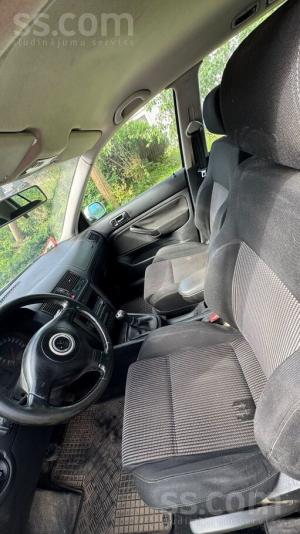 Pelēks Volkswagen Golf 2004 Rīga, ar dzinēja tilpumu 1.90 L un nobraukumu 296 tūkst. km par 1700 €, foto 9 vietnē AUTOMOTO.COM.LV
