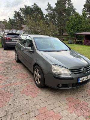 Pelēks Volkswagen Golf 2004 Rīga, ar dzinēja tilpumu 1.90 L un nobraukumu 320 tūkst. km par 1600 €, foto  vietnē AUTOMOTO.COM.LV