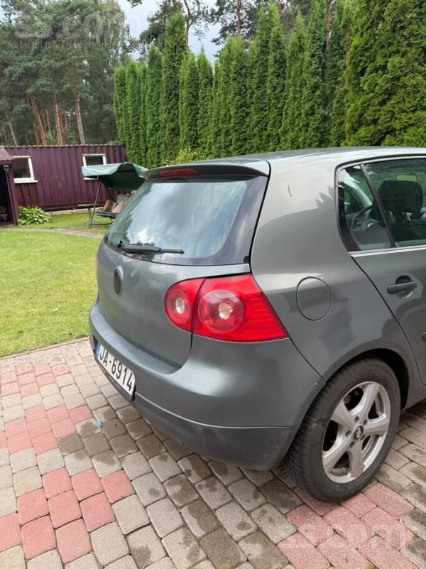 Grey Volkswagen Golf 2004 in Riga, with an engine capacity of 1.90 L and mileage of 320 thousand km for 1600 €, photo 5 on AUTOMOTO.COM.LV